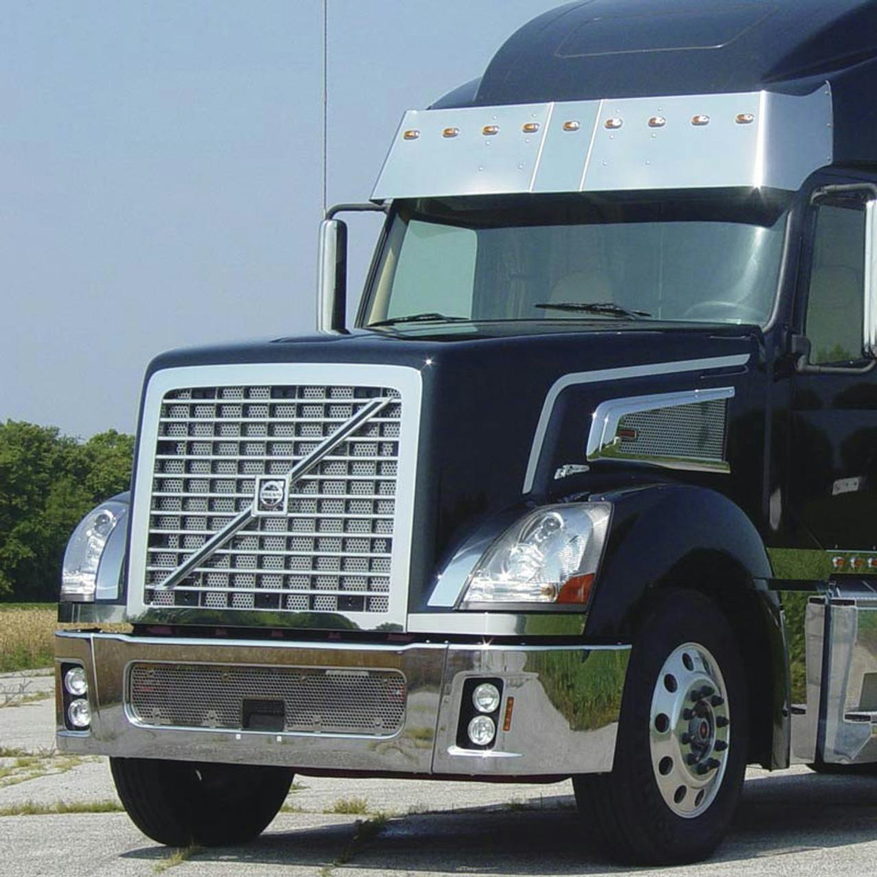 Volvo VT880 Inner Fender Guard Trim By RoadWorks - Raney's Truck Parts