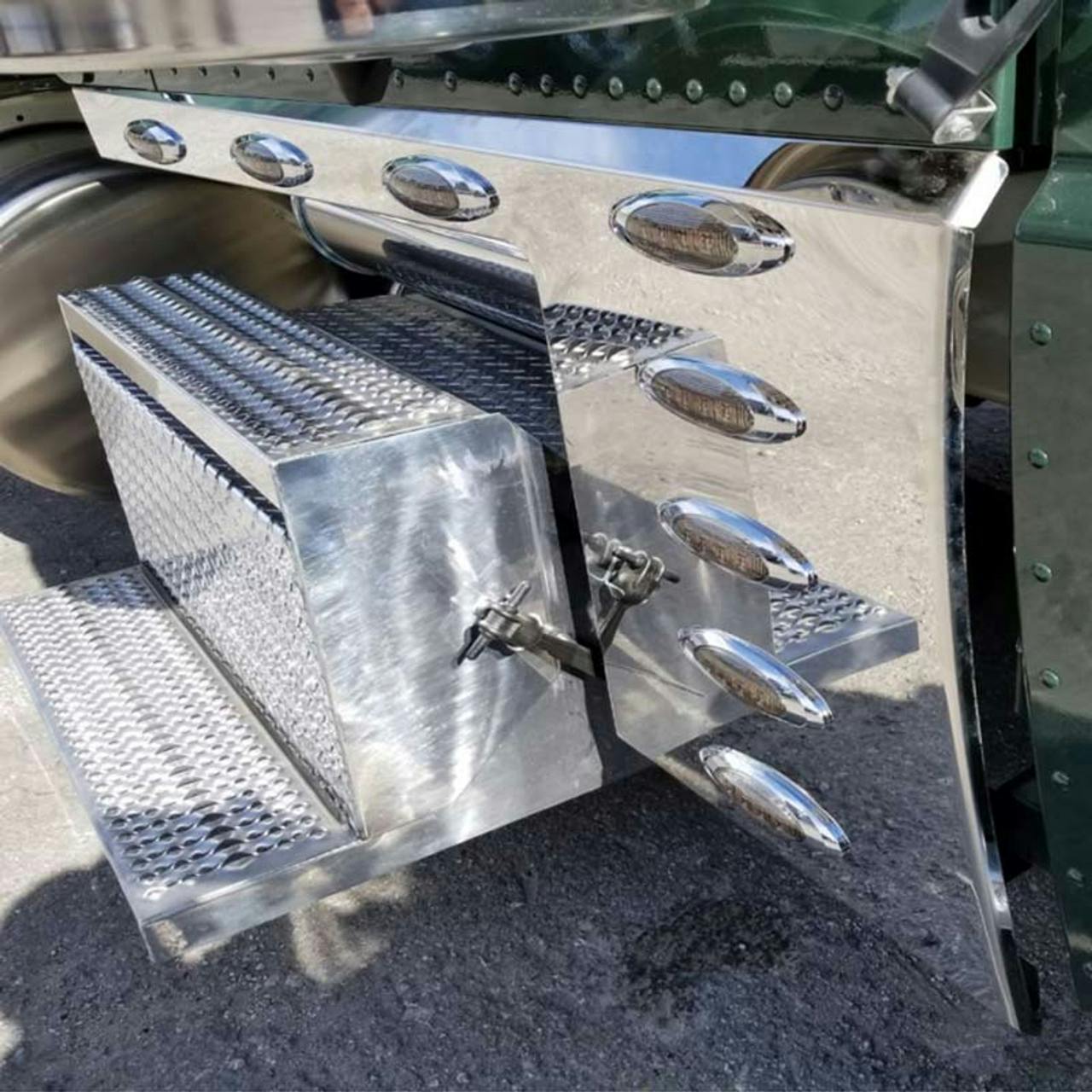 Peterbilt 389 Stainless Steel Cab Cowl Panels With M1 LEDs By Phoenix ...