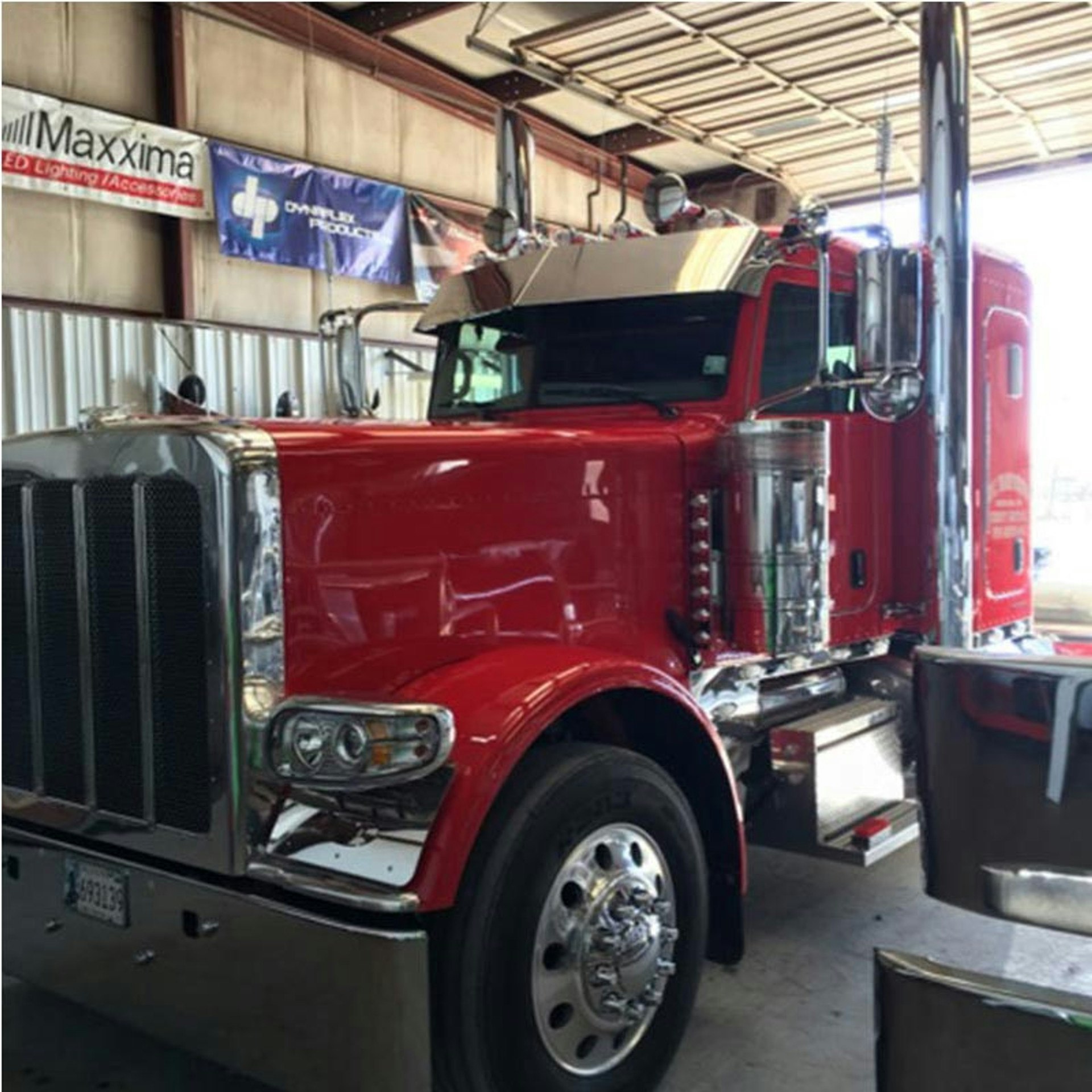 Peterbilt 365 367 384 386 388 389 Curved Windshield Blind Mount Bow-Tie ...