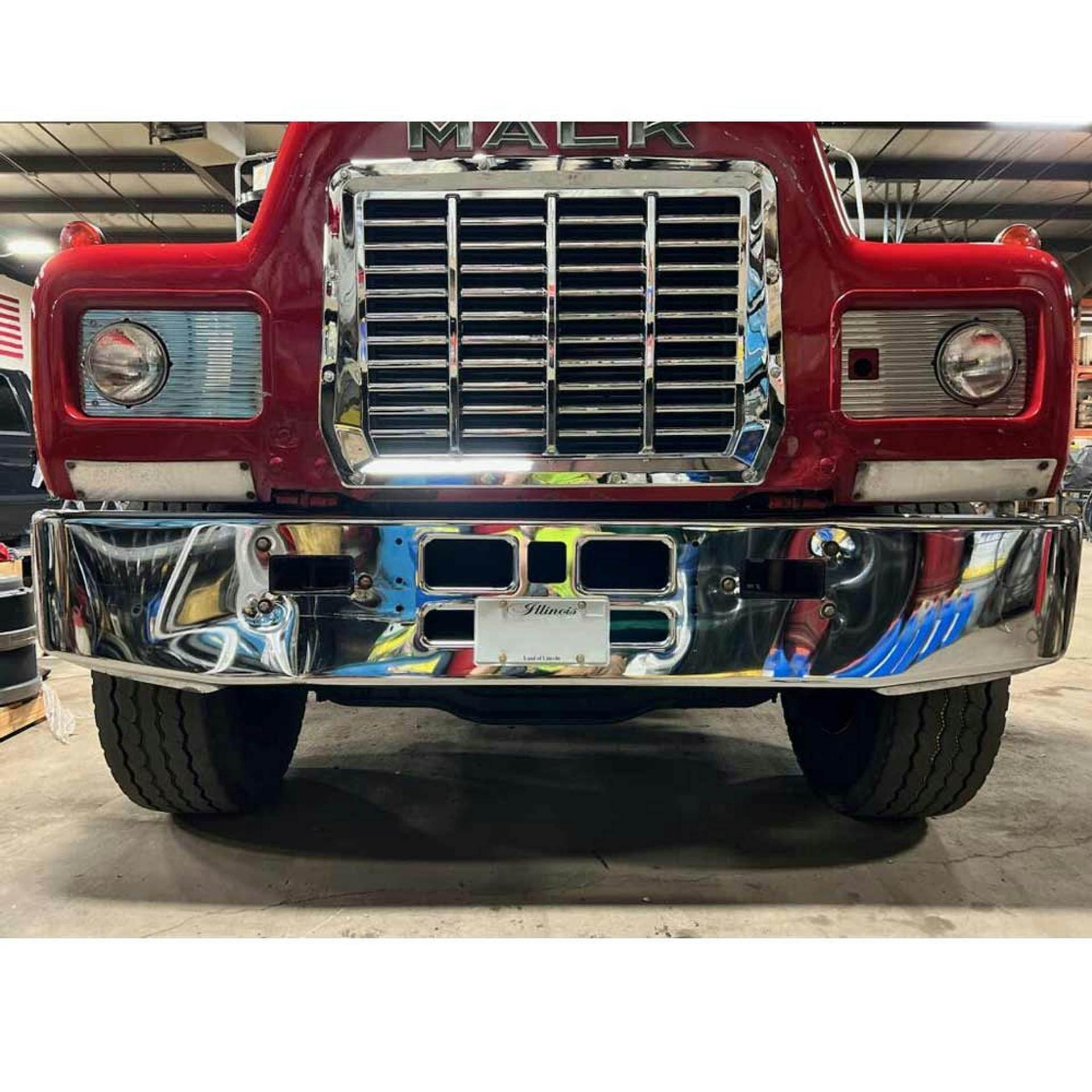 Mack RD 688 DM Bumper With 6" Breakback By Valley Chrome - Raney's ...