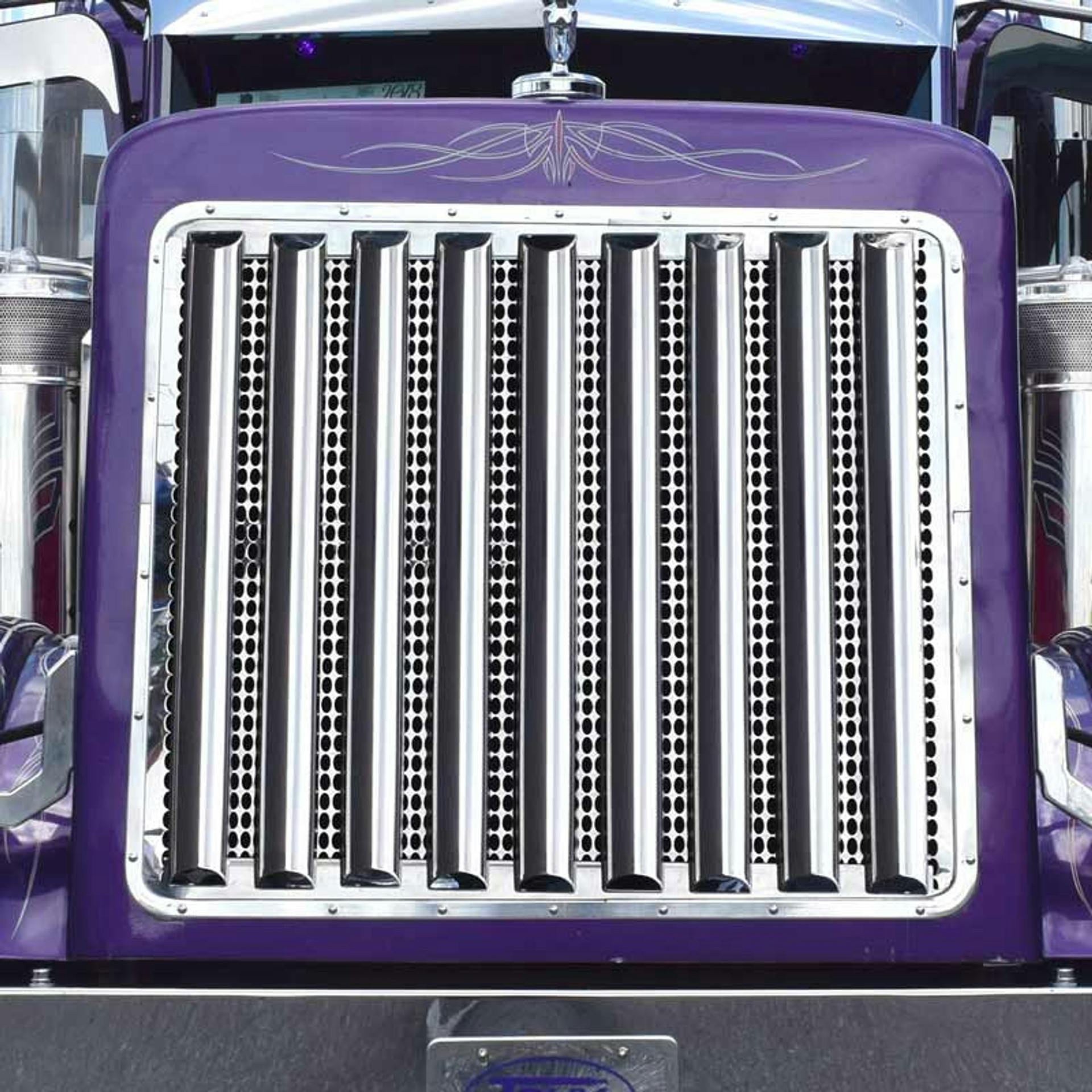 Peterbilt 379 Grille Inserts & Grille Surrounds | Raney's Truck Parts
