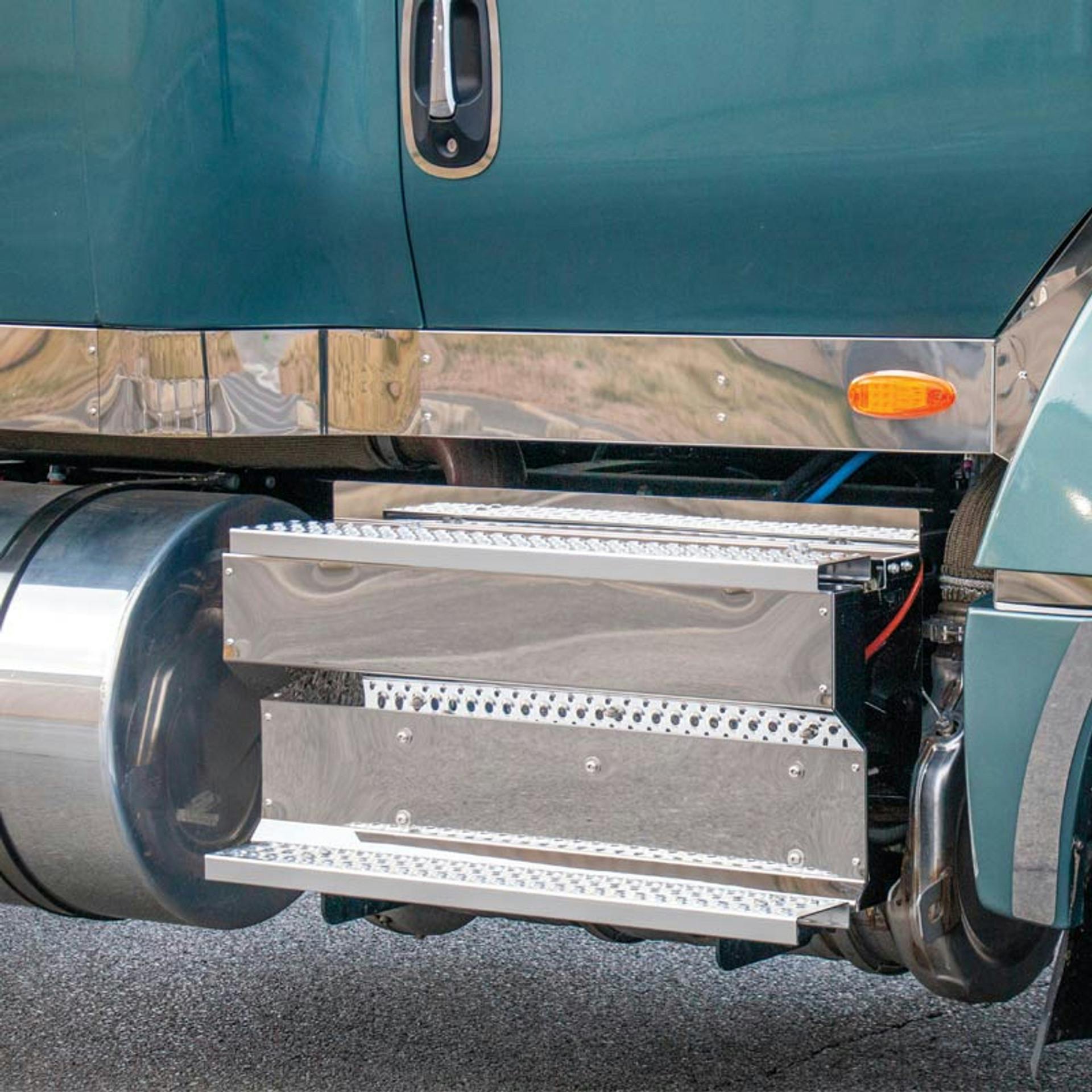 International LT 2017+ End Bumper Covers - Raney's Truck Parts