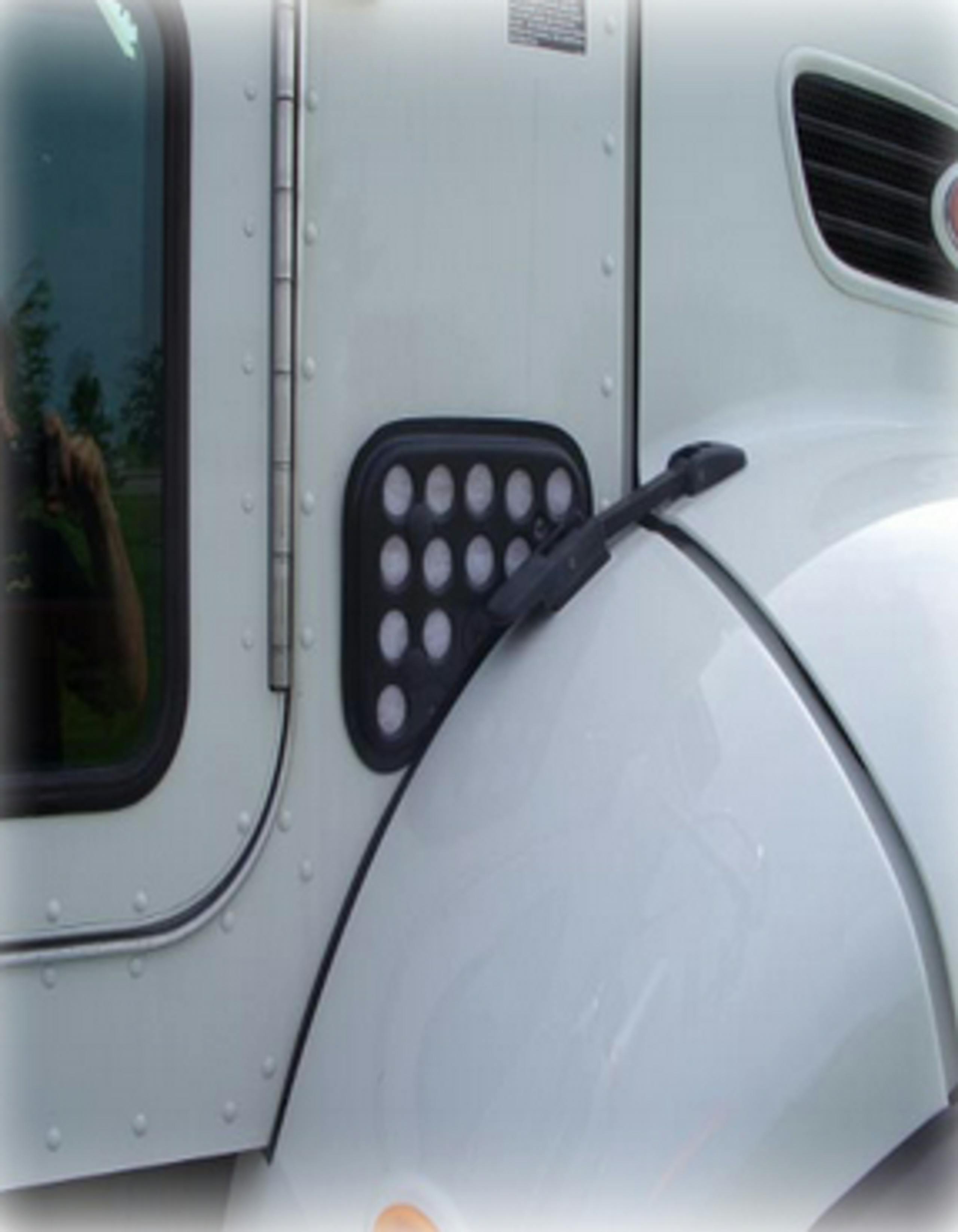 Peterbilt 330 335 337 340 348 Hood L29-6027-101 L29-6289-201