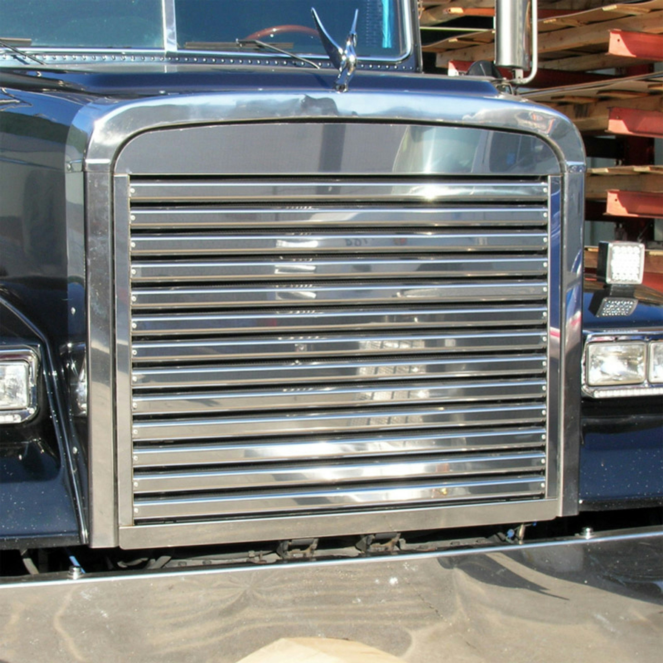 Freightliner Classic and FLD120 Stainless Steel Grille (1990+)