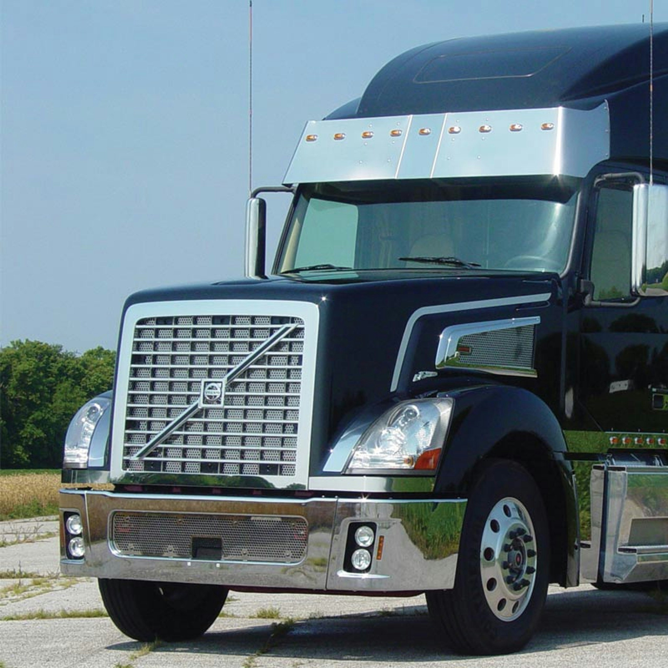 International LT Punched Bumper Screen By RoadWorks - Raney's Truck Parts