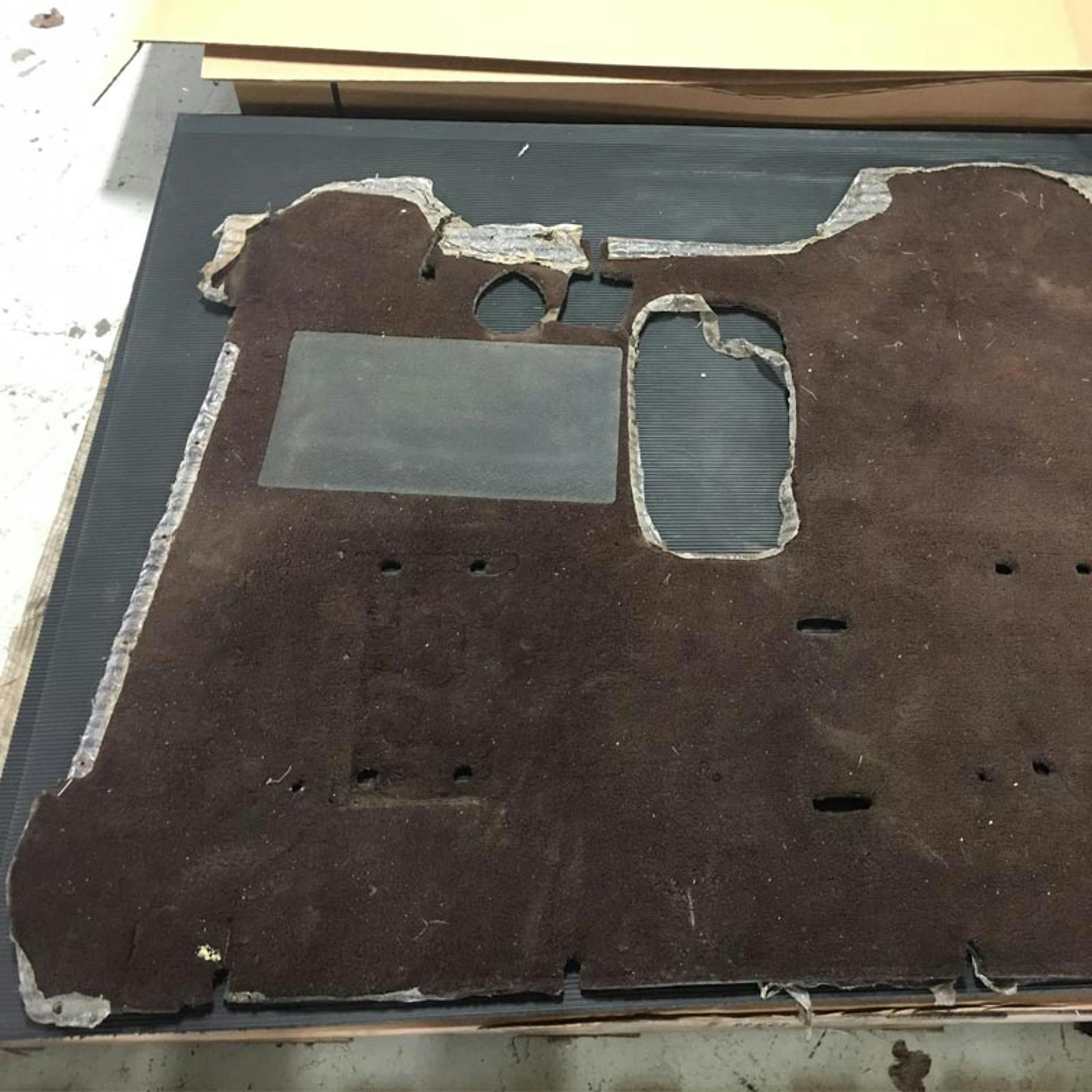 Peterbilt 359 Floor Mats | Raney's Truck Parts