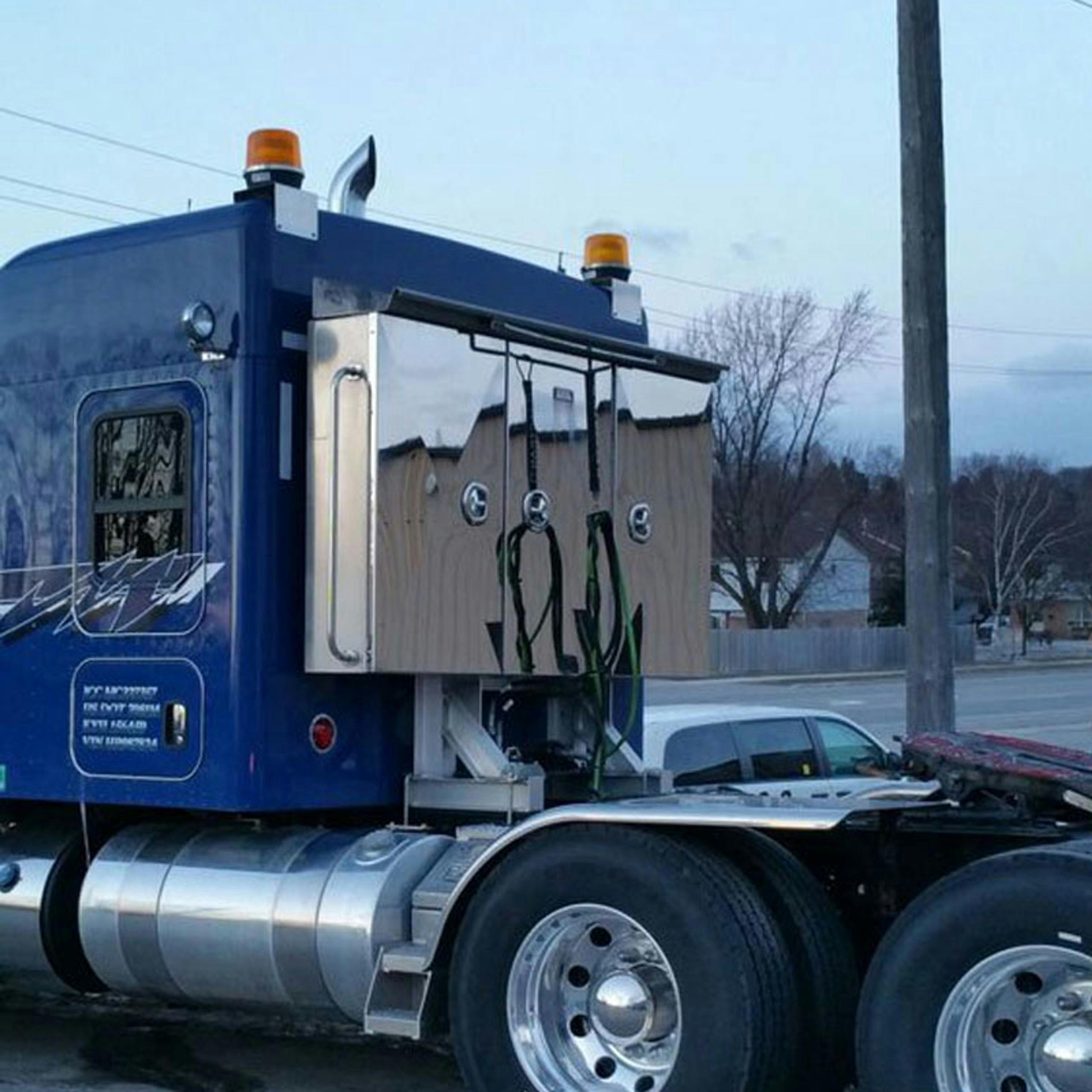 Semi Truck Headache Rack With Enclosed Doors