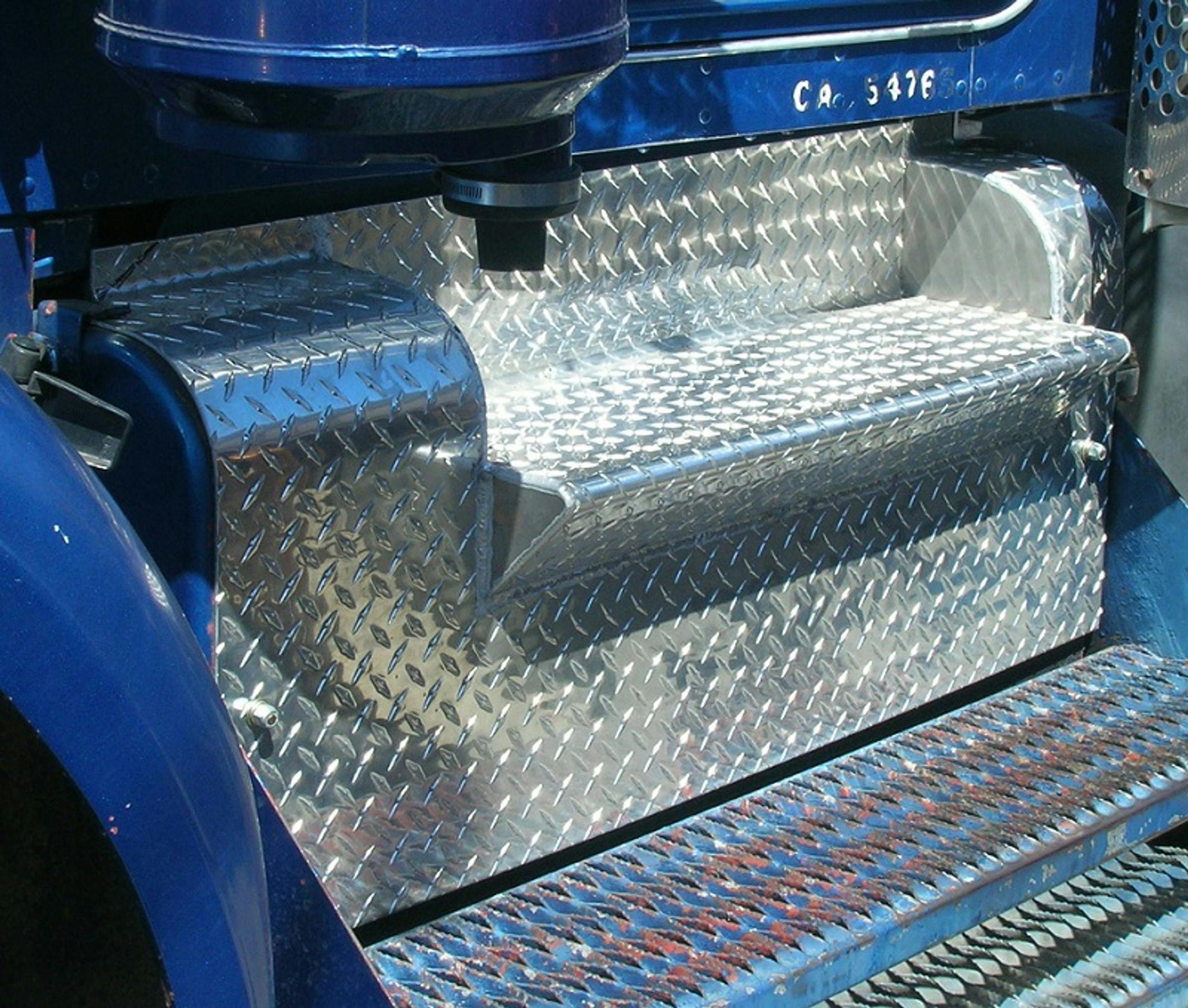 Kenworth Retro A.C.E. Advanced Cab Entry Battery And Tool Box By ...