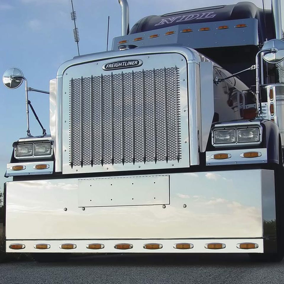 Freightliner Grill Emblem 22-57546-000