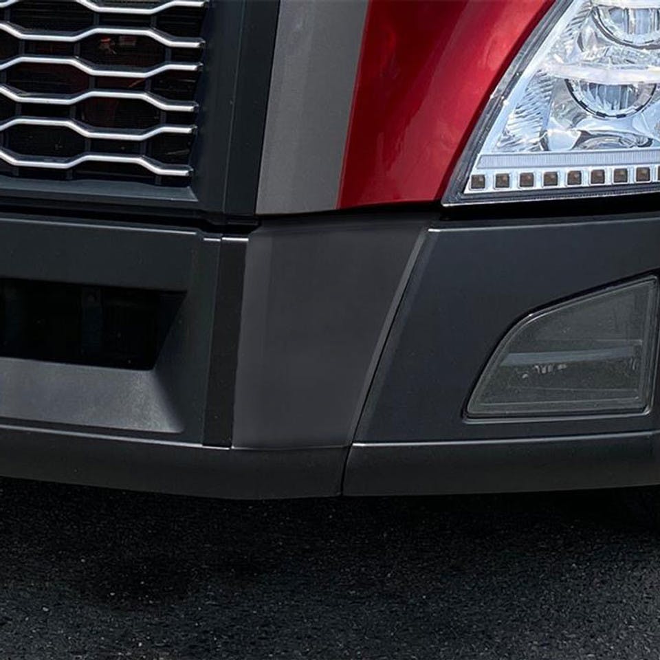 Volvo VNL Bumper Corners 82750590 82750588