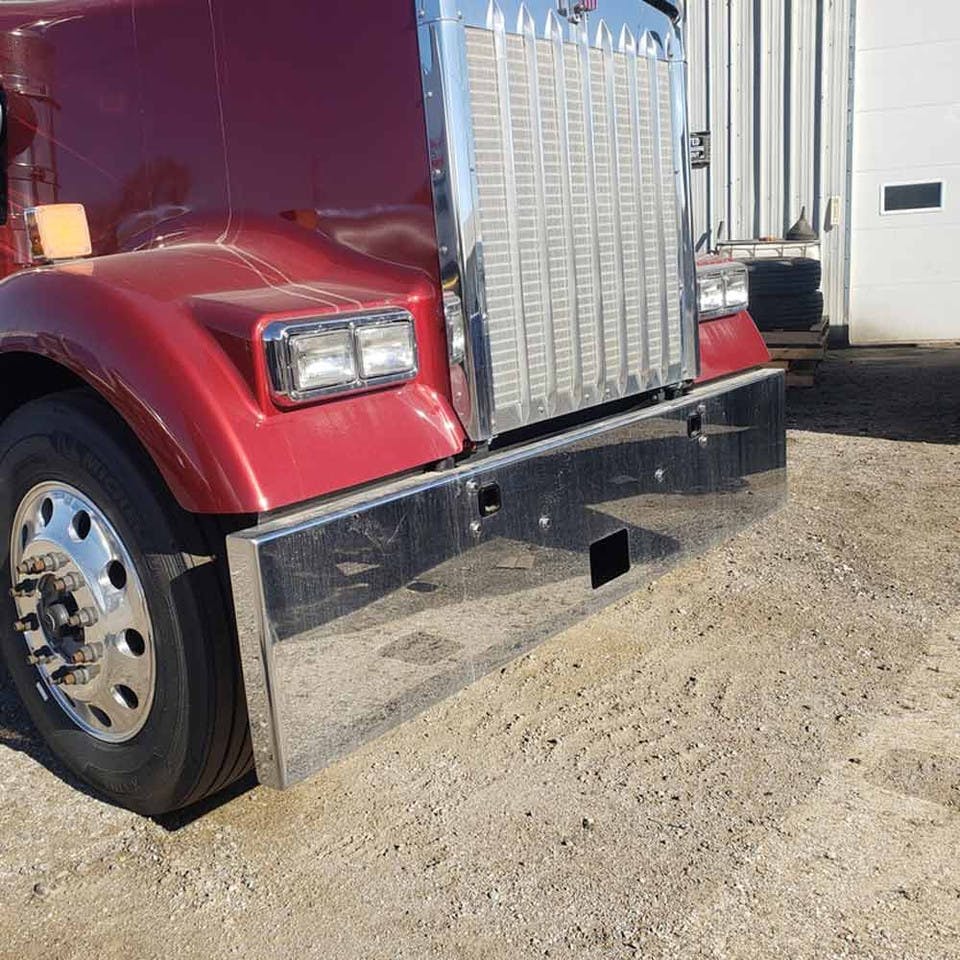 Freightliner Classic Bumpers | Raney's Truck Parts