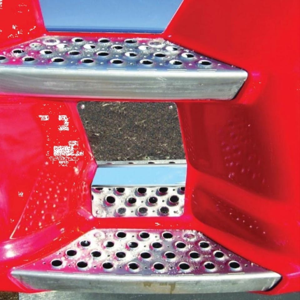 Kenworth T660 T680 T700 Upper Panel Back Step Trim By RoadWorks - Raney ...