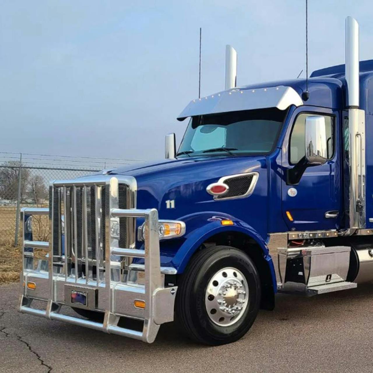 Peterbilt 567 Set Forward Axle Herd Super Road Train Bumper Grill Guard ...