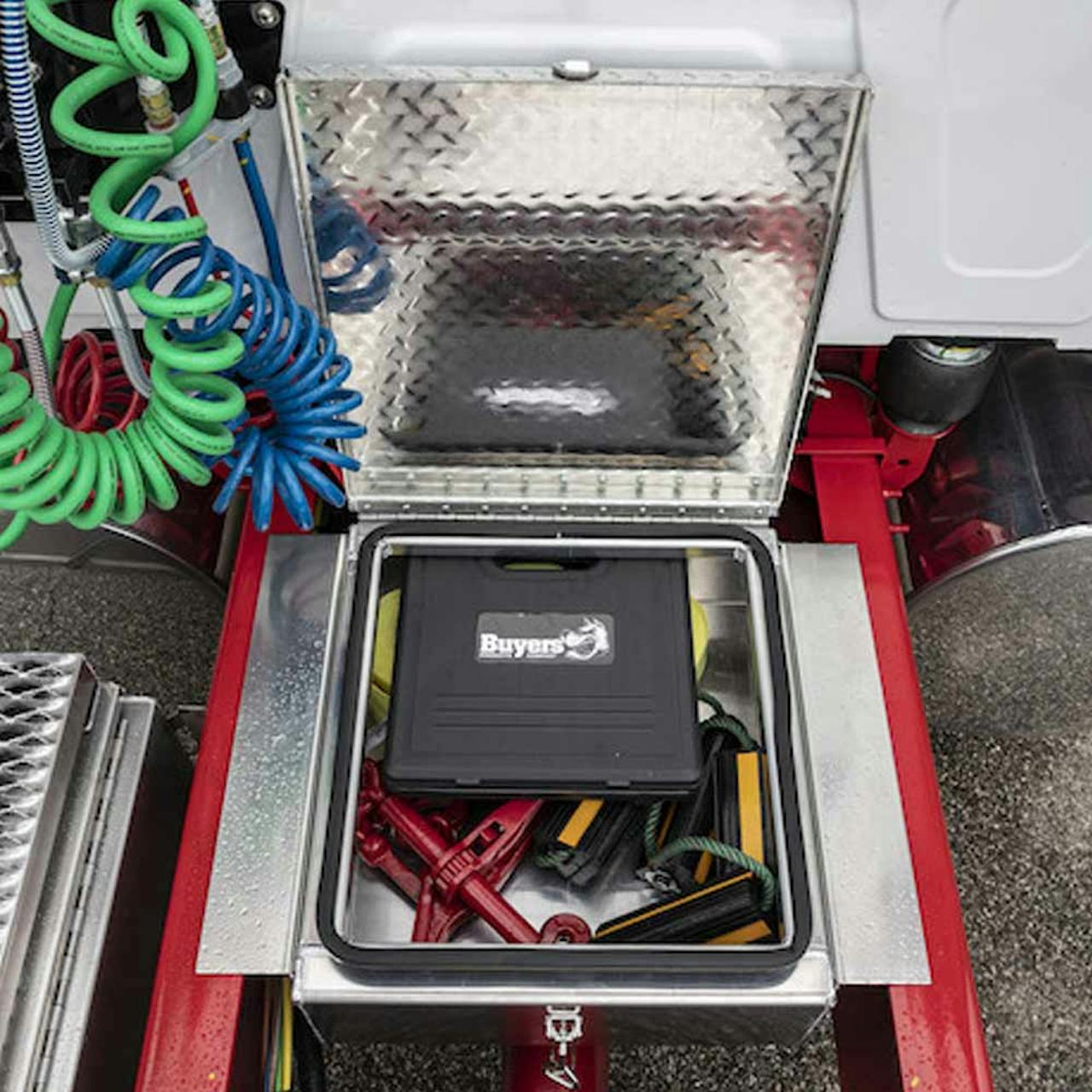 Diamond Tread In-Frame Aluminum Tool Box | Raney's