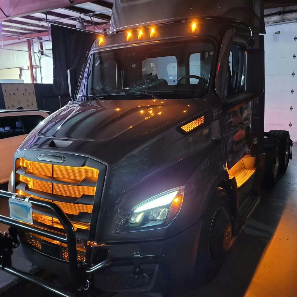 Freightliner Cascadia Grill Accent RGB LED Light Kit with Remote ...